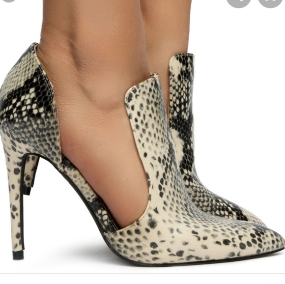 Anne Michelle | Shoes | Anne Michelle Hibiscus Double Open Snakeskin ...